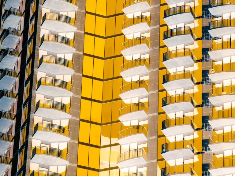 Visual Arts Blog – NO MIDDLEMAN ART GALLERY Edge of Humanity Magazine