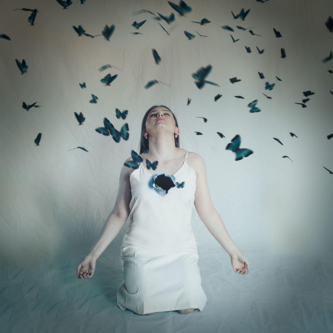 Jennifer Esneault – NO MIDDLEMAN ART GALLERY Edge of Humanity Magazine