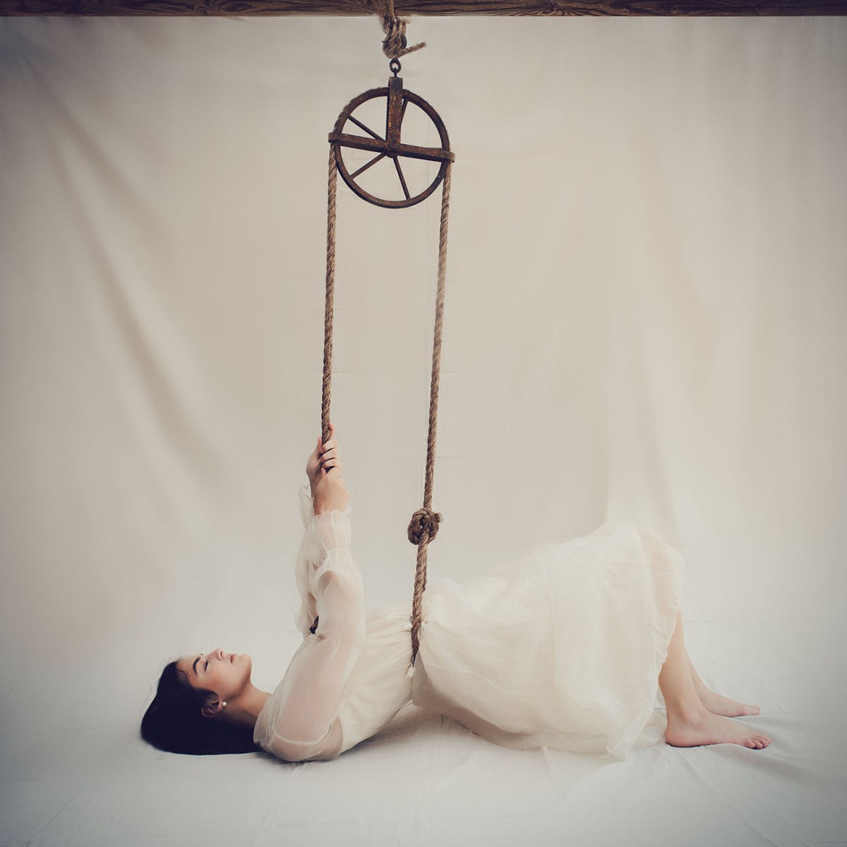 Jennifer Esneault – NO MIDDLEMAN ART GALLERY Edge of Humanity Magazine